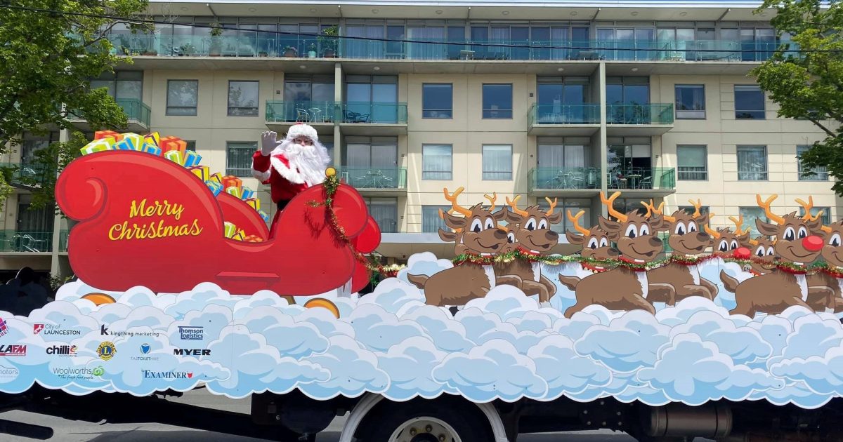 Christmas Parade Floats - Think Big Printing